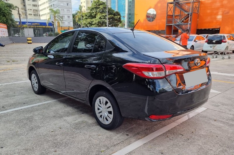 Leilão Online | TOYOTA/YARIS SA XL15; 2022/2023; PRETA; ALCO./GASOL.
