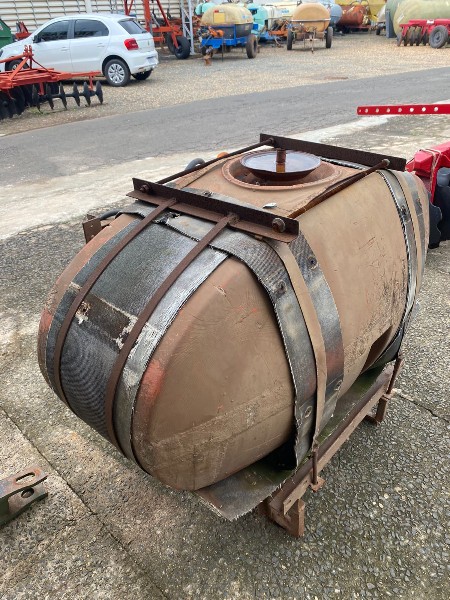 Leilão Online - PULVERIZADOR JOHN BIN; COM PISTOLA; CAPACIDADE 400L