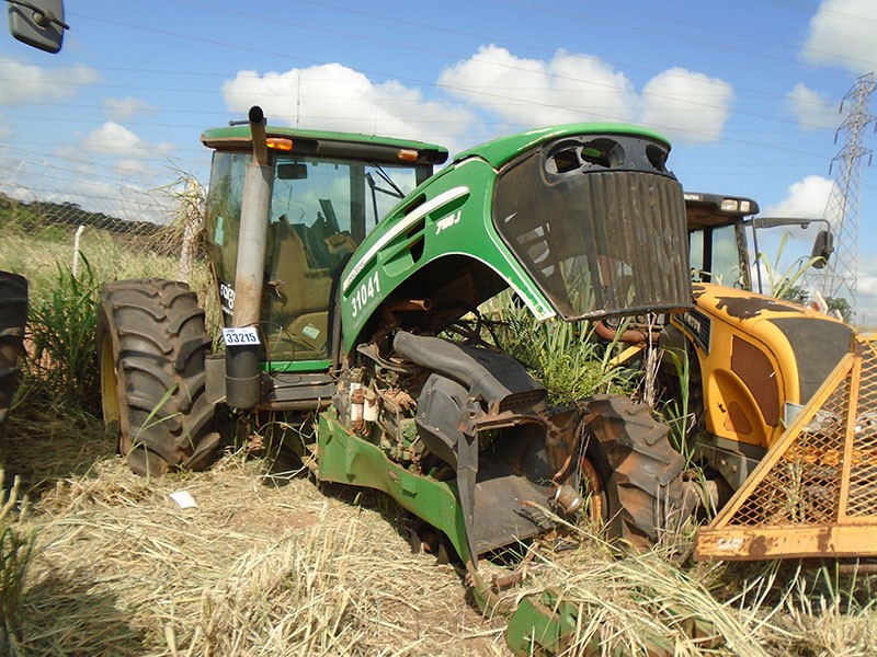 Leilão Online - TRATOR JOHN DEERE 7195J 4X4; ANO 2015. - FR31041. - L