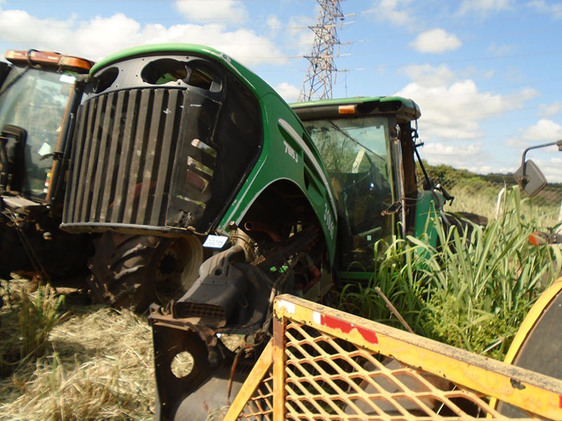 Leilão Online - TRATOR JOHN DEERE 7195J 4X4; ANO 2015. - FR31041. - L