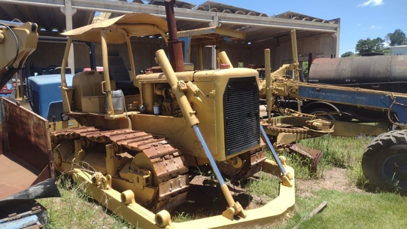 Leilão Online - Trator de Esteira Caterpillar D6-C - 1975