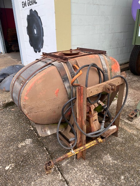 Leilão Online - PULVERIZADOR JOHN BIN; COM PISTOLA; CAPACIDADE 400L