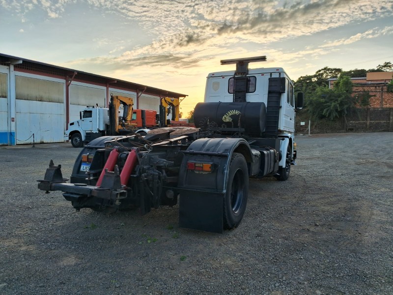 Leilão Online - SCANIA/R112 HS 4X2 1988 - Com guincho lança
