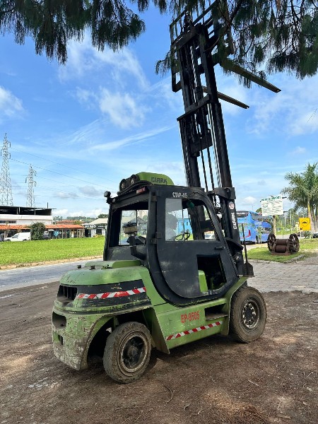 Leilão Online - Empilhadeira Clark CMP45L 2006 - Convertida à diesel