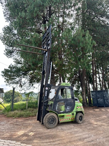 Leilão Online - Empilhadeira Clark CMP45L 2006 - Convertida à diesel