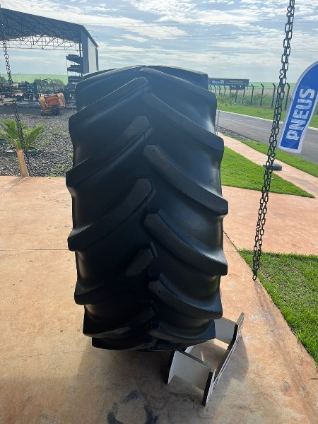 Leilão Online - 2 KITS DE RODAS NOVAS 18X28; C/ PNEUS 600-65R-28 USAD