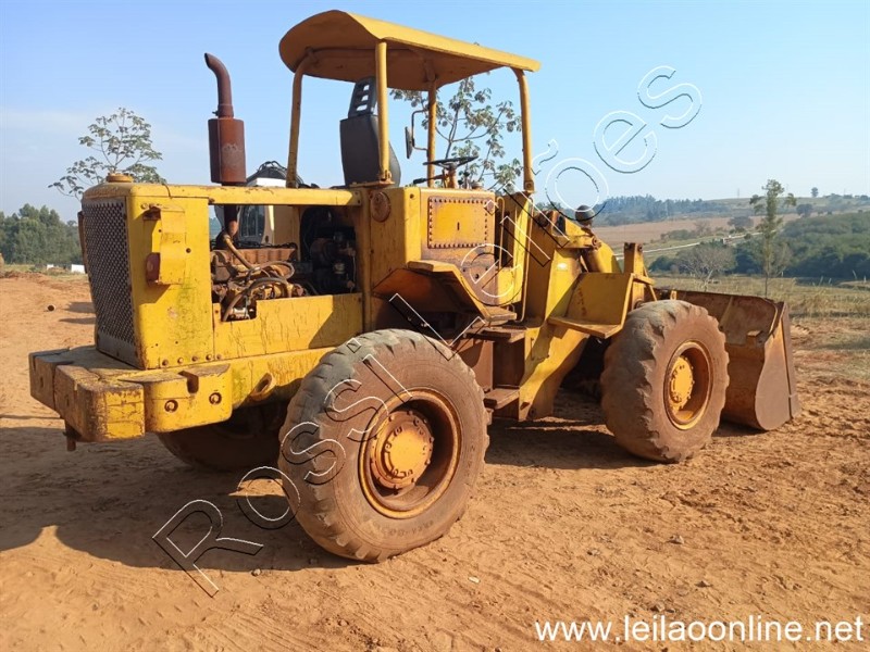 Leilão Online - PÁ CARREGADEIRA CATERPILLAR MOD. 930 SÉRIE 71H ANO