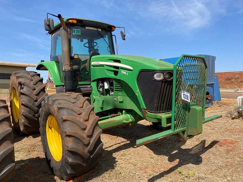 Leilão Online - TRATOR JOHN DEERE 7195 J; ANO 2014. - EQP.2003187.