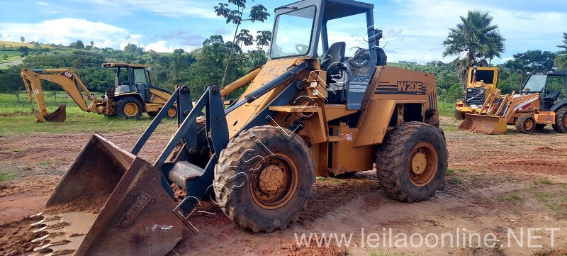 Leilão Online - [ VÍDEO ] PÁ CARREGADEIRA CASE MOD. W20E ANO APROX.