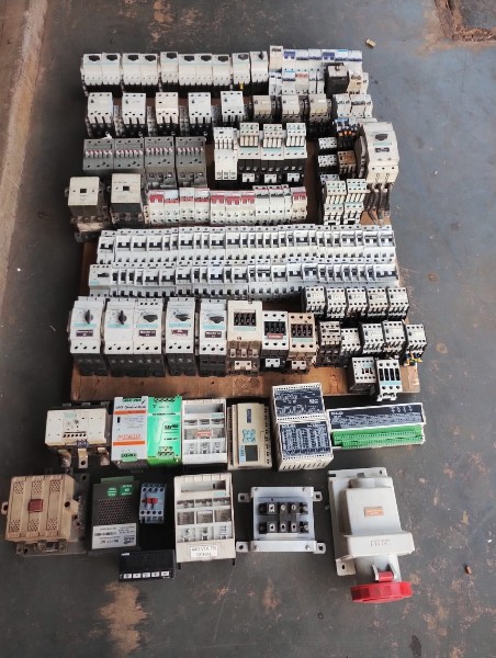 Leilão Online - Lote de material eletrico