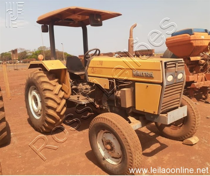 Leilão Online - TRATOR LEVE VALTRA BM 585 FROTA- 52004 ANO: 2010 CH