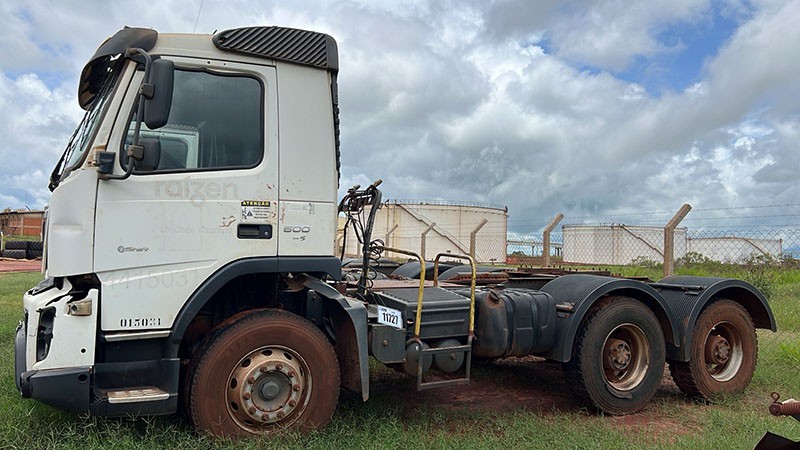 Leilão Online - Veja Vídeo - CAMINHÃO VOLVO FM 500 6X4 T; ANO 2013/
