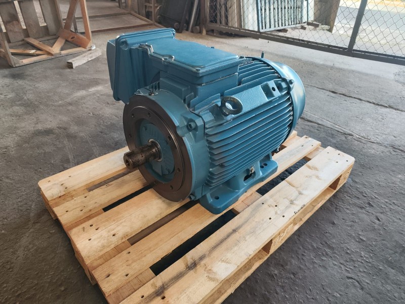 Leilão Online - MOTOR ELÉTRICO TRIFÁSICO WEB W22 PLUS 60 CV; 2 POLO