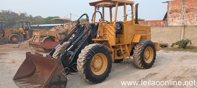 Leilão Online - [ VÍDEO ] PÁ CARREGADEIRA MICHIGAN MOD. L30 ANO 199