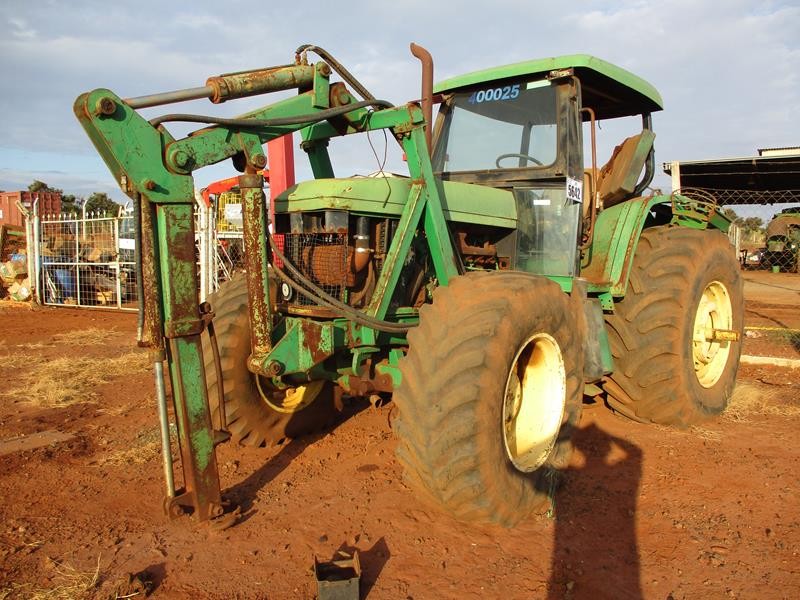 Leilão Online - TRATOR JOHN DEERE 7195J 4X4 COM GUINCHO HIDRÁULICO,