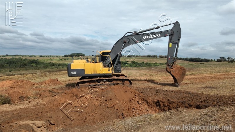 Leilão Online - [ VÍDEO ] Escavadeira Volvo Ec 220D Ano 2015 Operaci