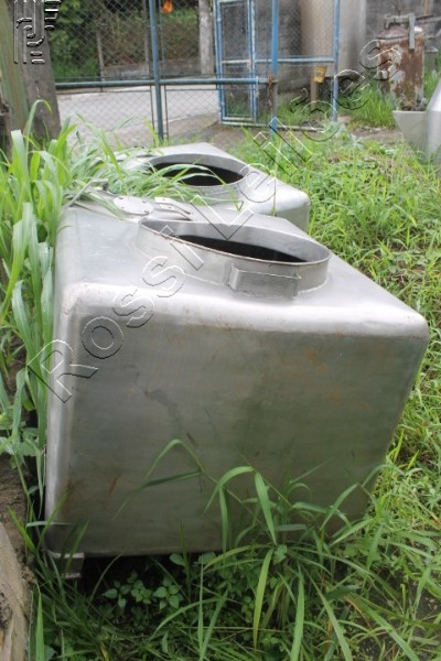 Leilão Online | 2 CONTAINERS EM AÇO INOX. CAP. 1000 L, DIM. 1X1,15X