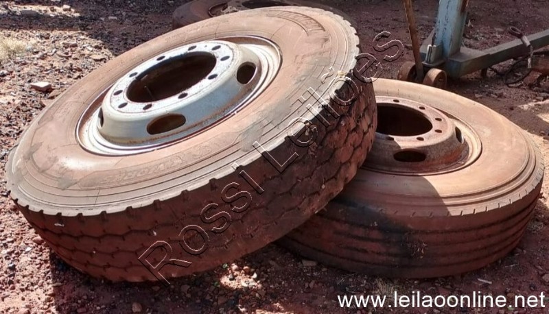 Leilão Online | 02 PNEUS COM RODA 1100/22