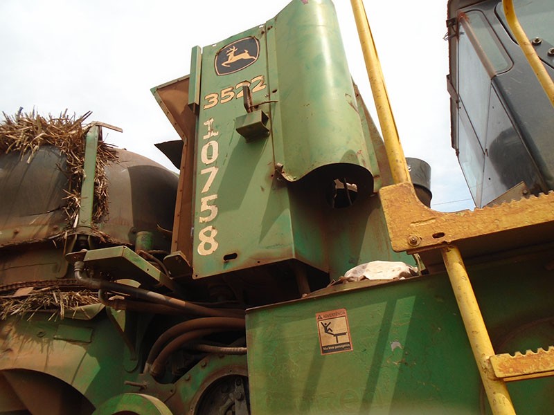 Leilão Online - COLHEDORA JOHN DEERE3522; ANO 2013. - FR10758. - (P