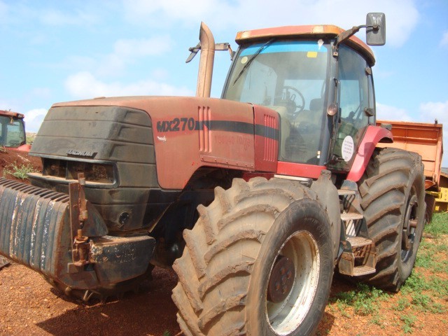 Leilão Online - CASE MX 270 MAGNUM 4X4, ANO 2006, FR100040, UND. BA