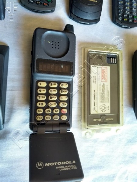 Leilão Online - COLEÇÃO C/ 13 UNIDADES DE CELULARES ANTIGOS , SEN