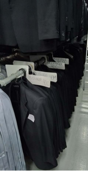 Leilão Online - 32 (trinta e dois) trajes “meio fraque” (fraque)