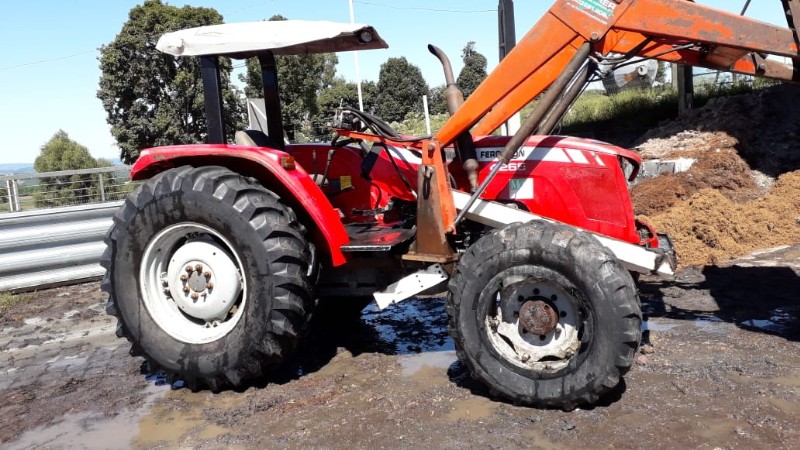 Leilão Online - TRATOR MF 4265 2011 ( Sem equipamento (pá) - Funcion
