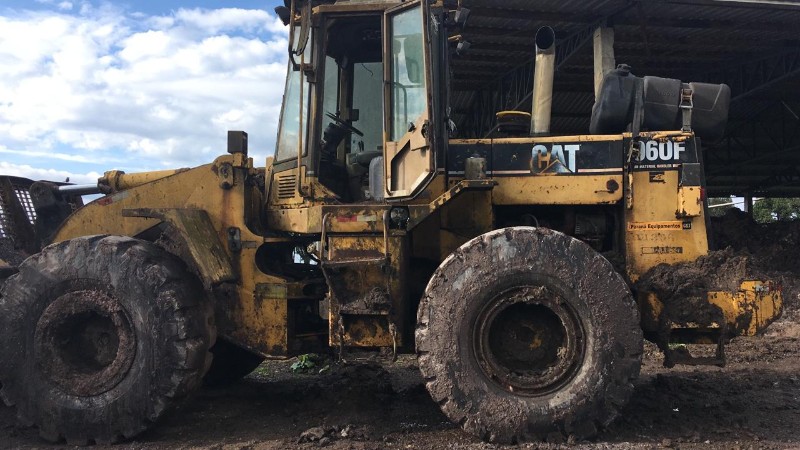 Leilão Online | PÁ CARREGADEIRA CAT 960F 1998 ( Funcionando)