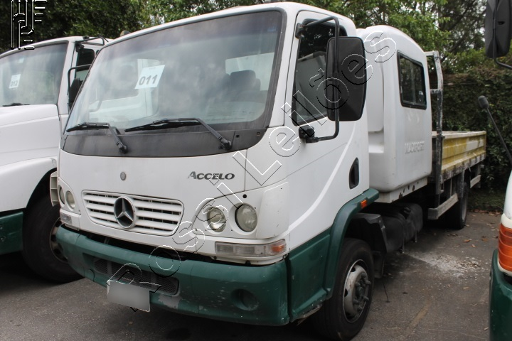 Leilão Online - Caminhão MERCEDES BENZ 915C 4X2 2011/2012, CARROCER