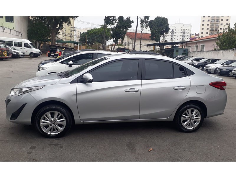 Leilão Online - TOYOTA; YARIS SD XL 15 AT; 2019/2019; PRATA; ALCO./GA