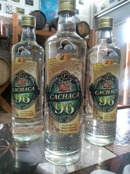 Leilão Online | 30 GARRAFAS DE CACHAÇA COQUINHO MEL - 700ml CADA GA