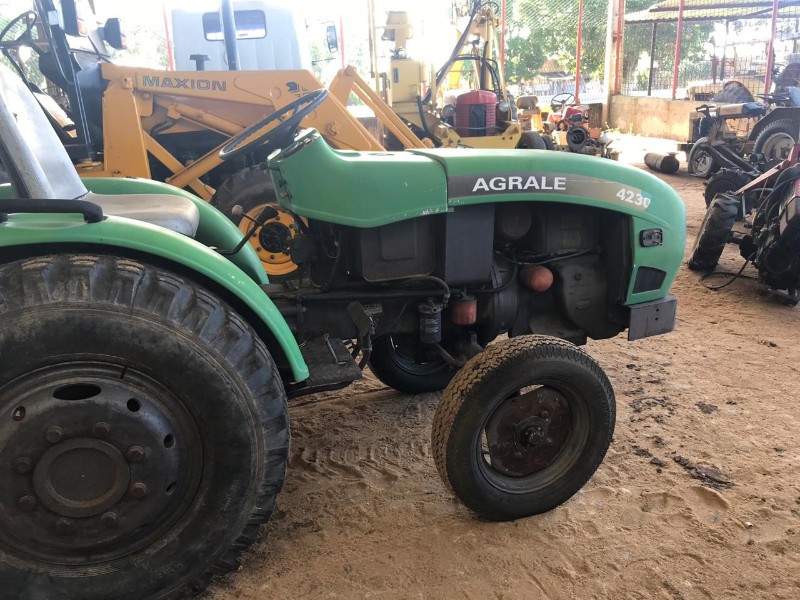 Leilão Online - Trator Agralle 4230 Com Roçadeira - 2002