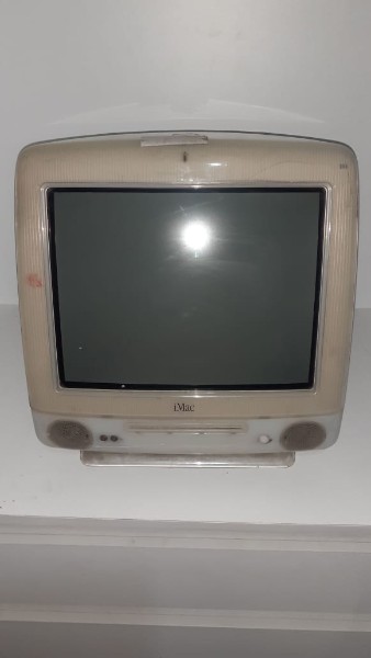 Leilão Online - Apple iMac antigo - Funcionando.