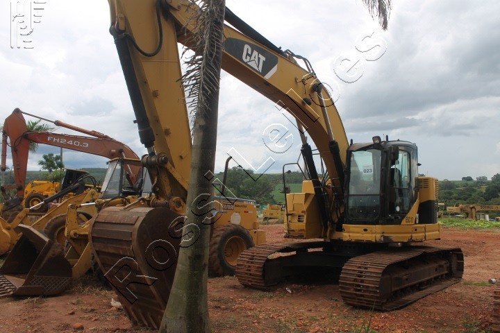 Leilão Online - ESCAVADEIRA CAT 321D . MARCA: CATERPILLAR . MODELO: