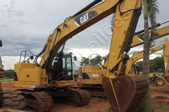 Leilão Online - ESCAVADEIRA CAT 321D . MARCA: CATERPILLAR . MODELO: