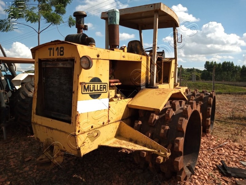 Leilão Online - ROLO COMPACTADOR MULLER TC18 . MARCA: MULLER . MODEL