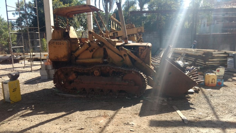 Leilão Online - Pá Carregadeira Esteira Caterpillar CAT 933 - G