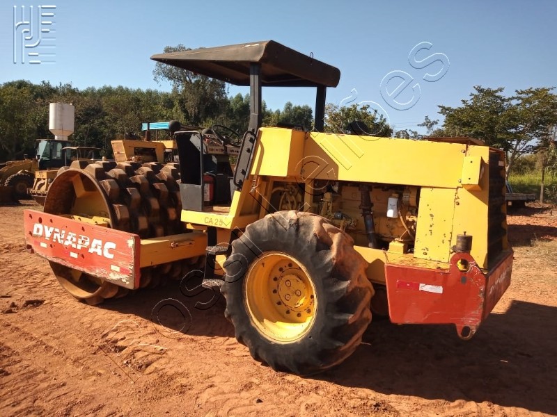 Leilão Online - [ VÍDEO ] ROLO COMPACTADOR DYNAPAC. MOD CA25. ANO 9